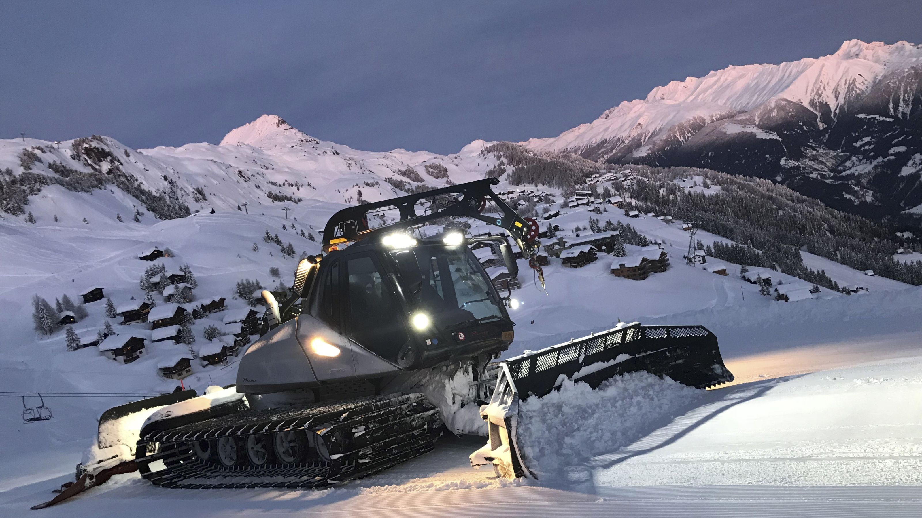 Snow groomer co-driver Riederfurka | Svizzera Turismo